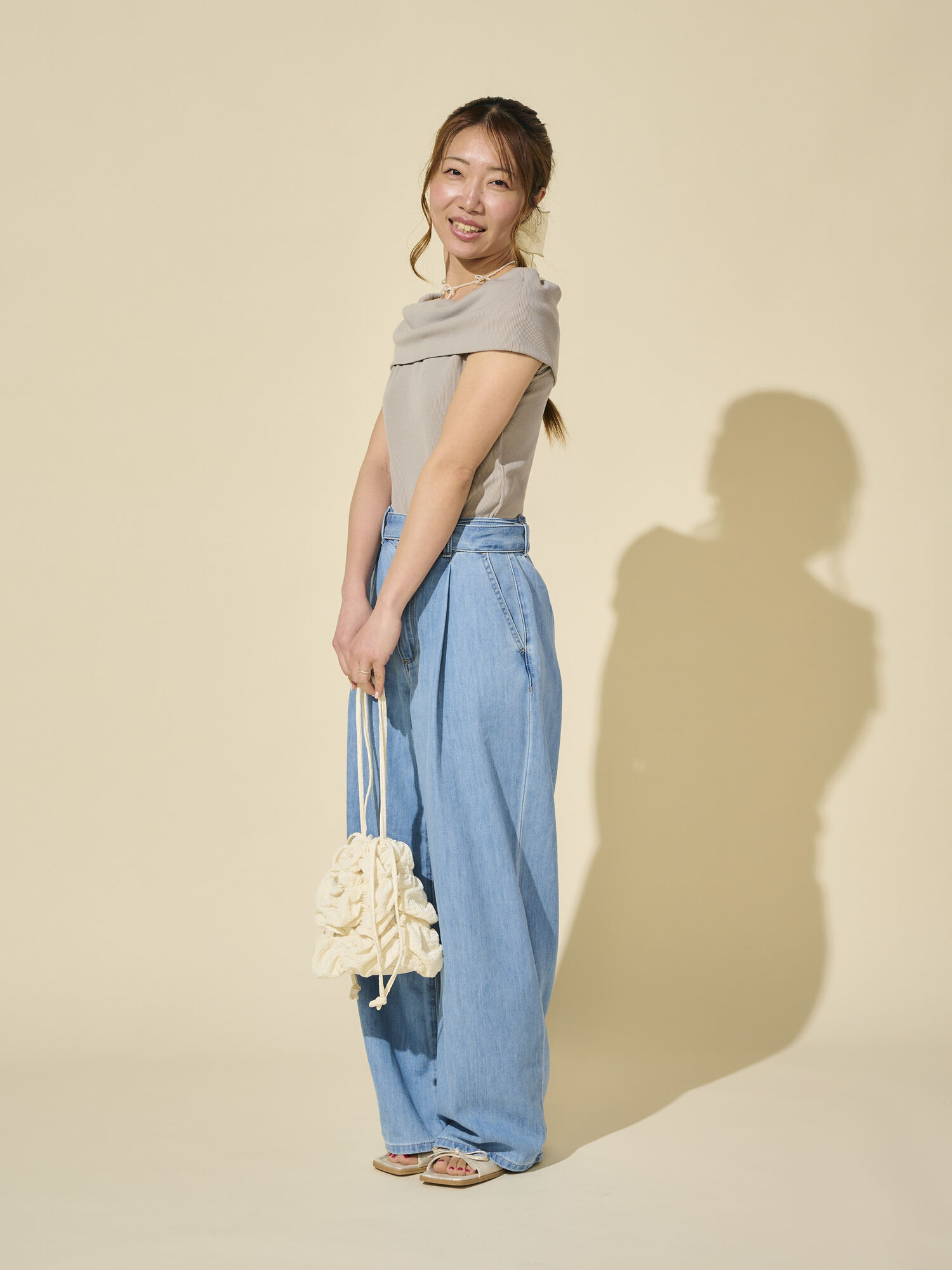 【1デニムで7スタイル】ジーユー好きが本気で考えた！初夏のシーン別コーデ｜GU TOPICS